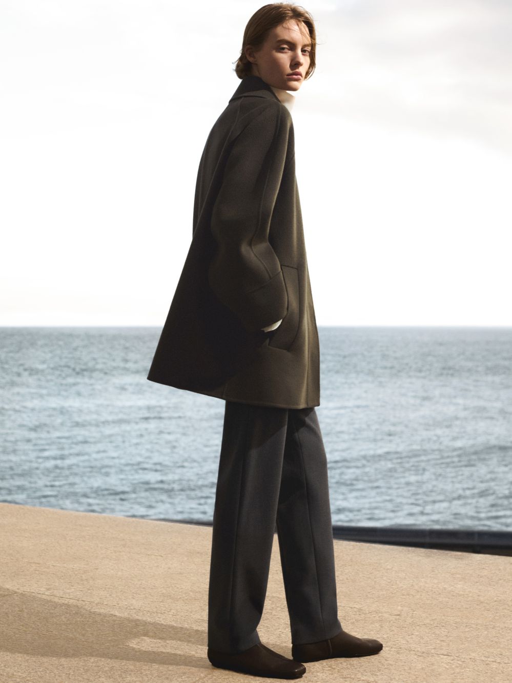 COS New Season – minimalistyczna elegancja i komfort | Obcasy.pl
